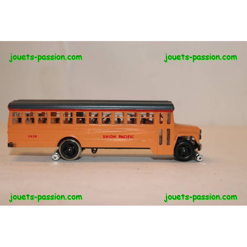 Bachmann Crew Bus